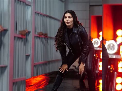 Sapna Choudhary Gave Such Hot Pose With Bike Sapna Choudhary बाइक