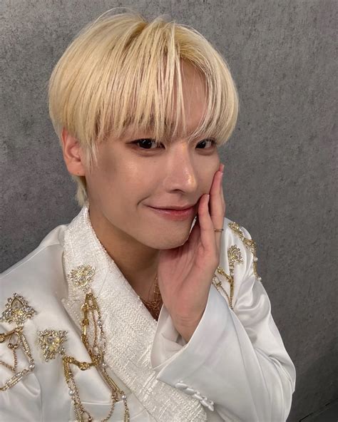 Inseong No Fromm Pumcastle Adm Graciele Inseong Sf9 Fantasy