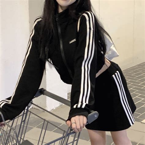 디어포텐 [트레이닝세트 꾸안꾸] 블랙 삼선 배색 라인 투웨이 긴팔 크롭 집업 밴딩 미니스커트 투피스 셋업 세트 봄신상 트레이닝
