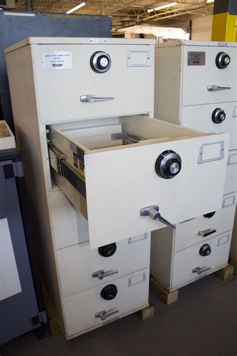 Pre Owned Mosler 5 Drawer Gsa Class 6 Filing Cabinet Legal Size Lackasafe