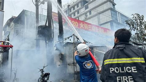 内附视频 西港街头配电箱起火，1个摊位和2辆摩托车被烧！ Tnaot