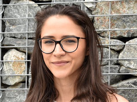 Nádherná Eva Burešová Zazářila V šatech S Odvážným Výstřihem Ansu