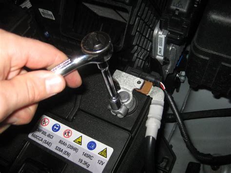 Kia Sedona 12V Automotive Battery Replacement Guide 033