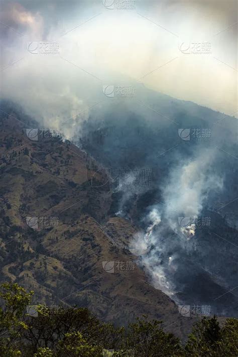 阿贡火山滑雪坡垂直画幅巴厘岛无人户外火山彩色图片山火素材 花瓣网