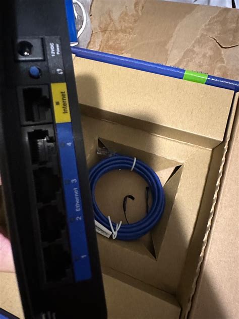 Router Cisco E1200 電腦科技 商務用科技產品 Carousell