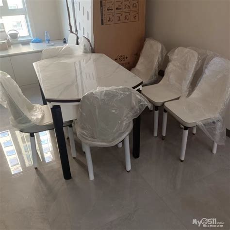 黑白框架 12mm加厚岩板亮光 雪山白 1 2米餐桌 8 白色 皮椅 闲置转让 梦溪论坛 镇江 时事 招聘 求职 社区 房产