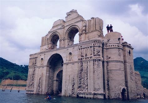 Templo Sumergido De Quechula Presa Malpaso En Chiapas
