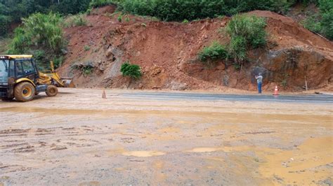 Fotos Chuvas Causam Pontos De Alagamentos E Deslizamentos De Terra Em