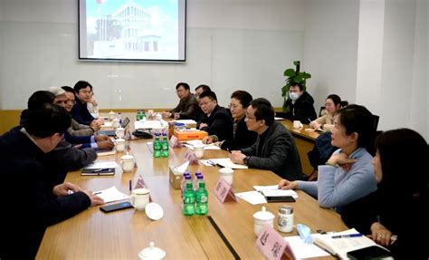 李玲走访慰问部分重点企业