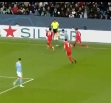 Filmé Bernardo Silva Une Cible Du Barça Détruit Le Meilleur Arrière