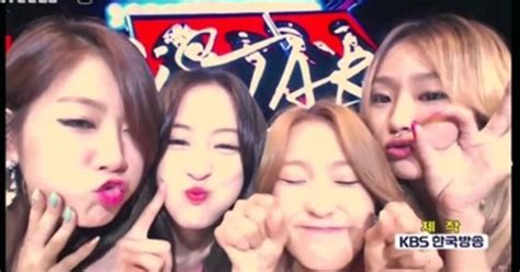 씨스타 엠카 이어 뮤뱅 2주 연속 1위해외서 소감 전해