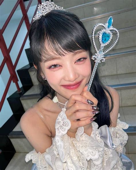 화려한 게 세상 잘 어울리는 어제 자 한 여자 아이돌  인스티즈instiz 이슈 카테고리