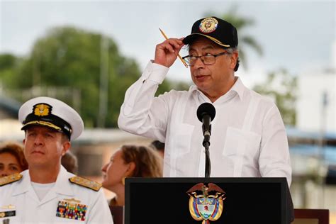 Gustavo Petro Continúa Agarrado Con Su Gabinete Le “jaló Las Orejas” A
