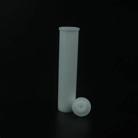 M M