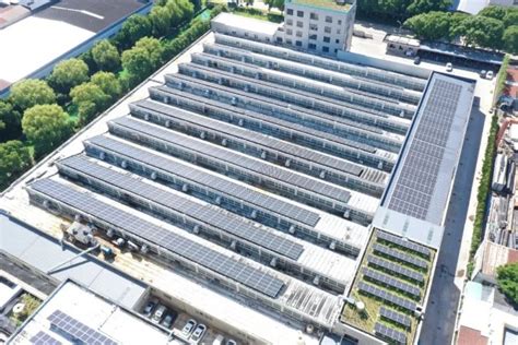 地面分布式光伏 分布式光伏 大山谷图库