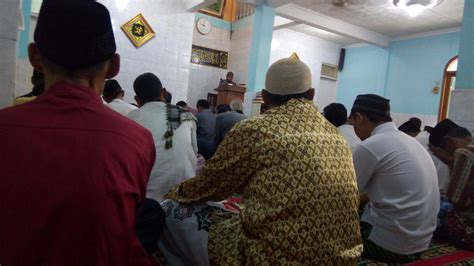 Jamaah Sholat Jumat Penuhi Masjid Jami Nurul Jannah DAKWAHPOS