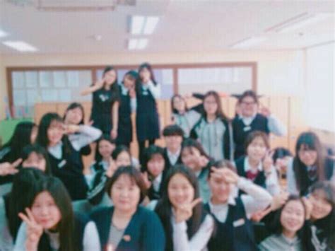 삼천포여자고등학교 1송 김선의 선생님과 강민지 권나영 김민희 노성희 문다빈 박가연 박나리 박성령