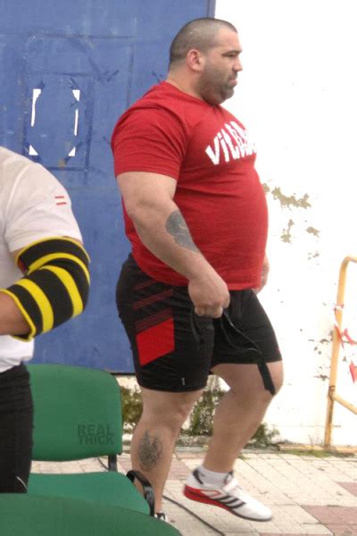 He Just Keeps On Getting Bigger Watch Him Flex Tumbex