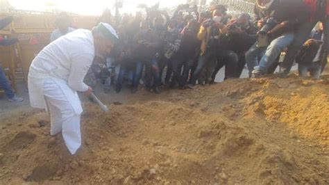 Rakesh Tikait Is Planting Flower Plants On Ghazipur Borderगाजीपुर