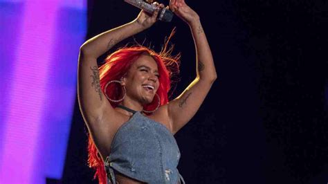 Karol G revelan fotos sin editar de la cantante en sesión con la revista GQ