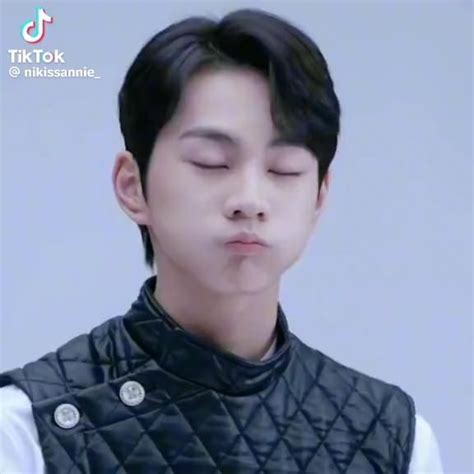 Pin Von ๑cheolsu๑ Is Daydreaming 🐼 Auf Pins By You K Pop