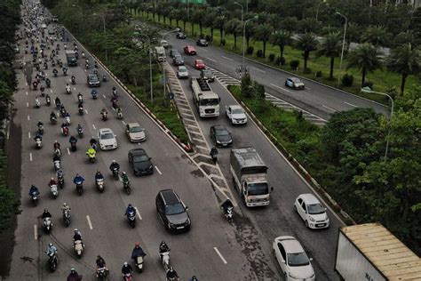 Xử lý nhiều tài xế trêu đùa tử thần đi vào làn cao tốc Đại lộ Thăng