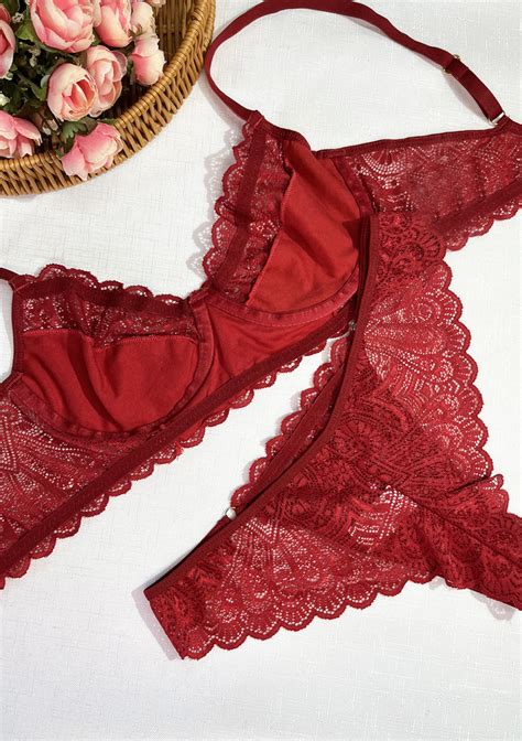 Conjunto Queen Calcinha e Sutiã em Renda sem Bojo Forro Meia Taça