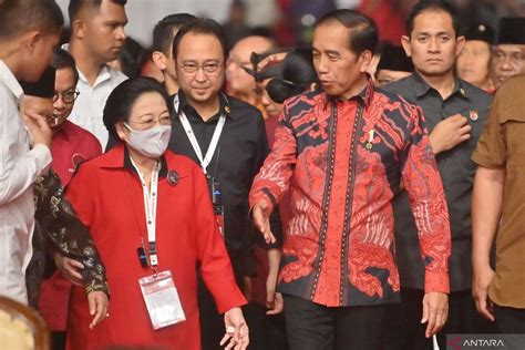 Hoaks Jokowi Resmi Mengundurkan Diri Dari Pdip Pada 24 Oktober
