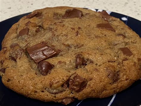 The Pastry Chefs Baking Crumbl Copycat Chocolate Chip Cookies From