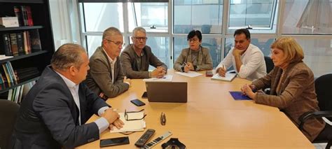 Reunión con la viceconsejera de Educación del Gobierno de Canarias Rotary Club Tenerife Sur