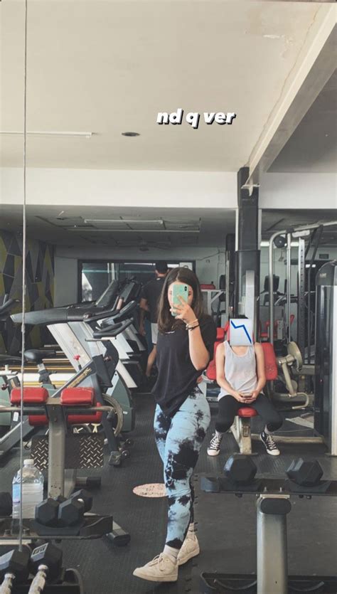 Pin De Hdjdbekd Em Diee Roupas De Treino Roupas De Exercício