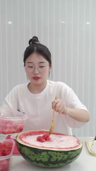 여름맞이 수박화채를 만들었습니다 그런데 Youtube