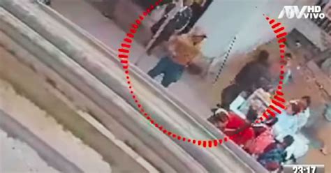Video Del Instante En Que Un Grupo De Escolares Son ‘cogoteadas Por