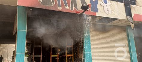 10 فرق إطفاء تكافح حريقا اندلع بمجمع تجاري في كربلاء Iq News