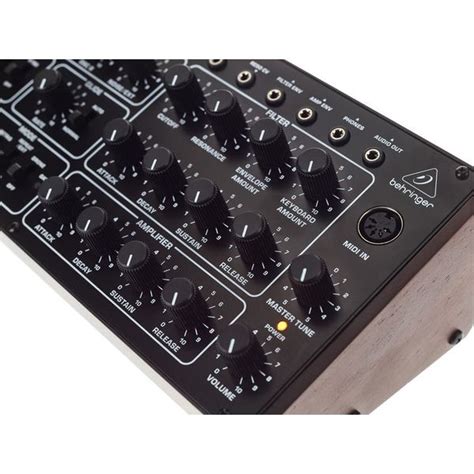 Behringer Pro-1 – Thomann UK