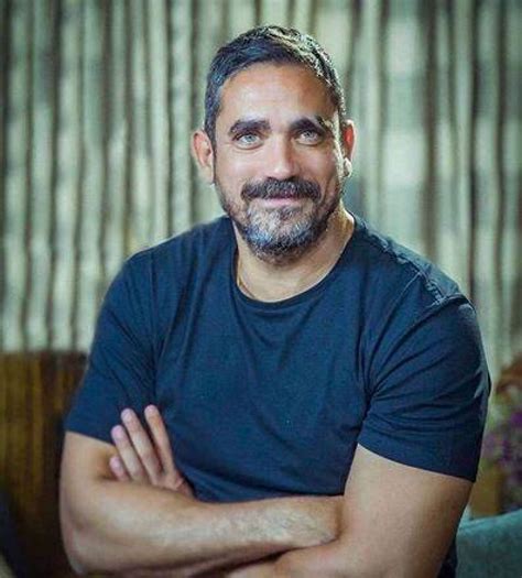 بالفيديو إبنة أمير كرارة تنفّذ مقلباً طريفاً على طريقة رامز جلال