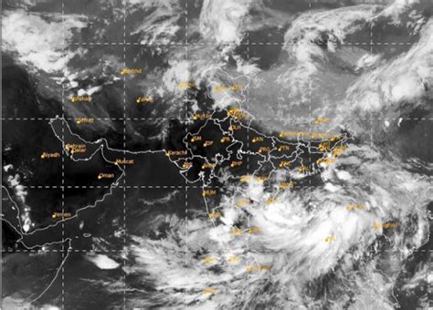 येत्या ४८ तासांत चक्रीवादळ धडकणार या राज्यांमध्ये तुफान पाऊस
