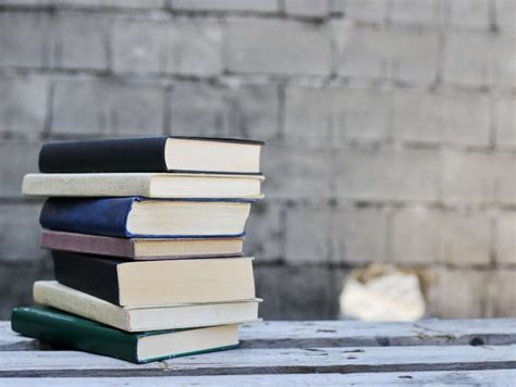 Come Realizzare Uno Sgabello Con Dei Vecchi Libri Donna Moderna