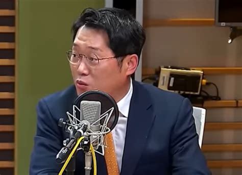 박성태 기자 프로필 앵커 실장 나이 학력 고향 매불쇼 장성철 정치성향