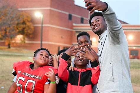 Titans Qb Malik Willis Visits Youth Football Players