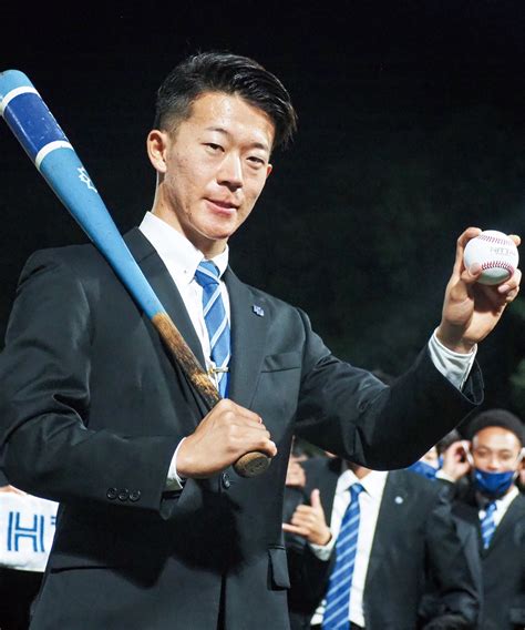 藤嶺藤沢出身・矢澤宏太選手 二刀流 天国の父に吉報捧ぐ 日ハムが1位指名 藤沢 タウンニュース