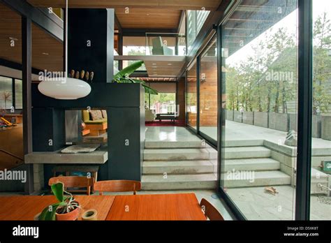 A Multi Level Prefab Modular Green Home By The Company Livinghomes