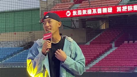 Apr 18 2021 味全天母主場 賽後活動 龍星大樂 味全球員朱祥麟演唱 王力宏《愛的就是你》 Youtube