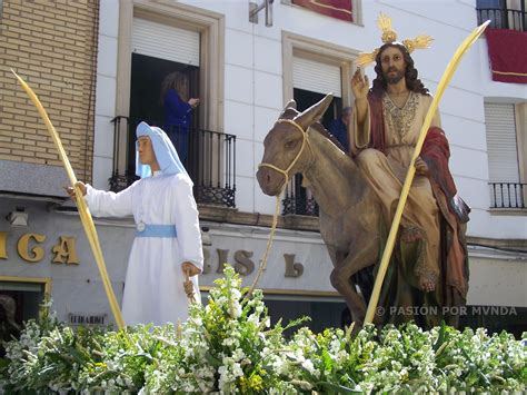 PASIÓN POR MVNDA La Hermandad de La Borriquita abrirá oficialmente este mediodía la Semana