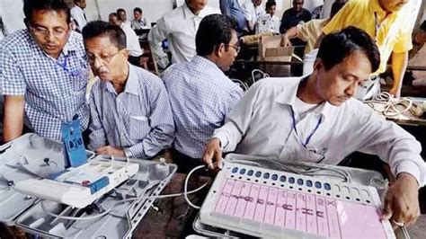 Varanasi Nagar Nigam Chunav Result 2023 Live बीजेपी को टक्कर दे रही