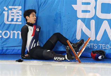 홈 텃세·비균질 빙판·좁은 트랙세계 최강 한국 쇼트트랙에게 놓은 장애물