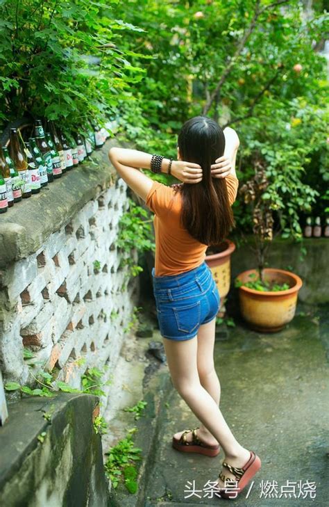 霧霾天氣看不清路上的美女 每日頭條