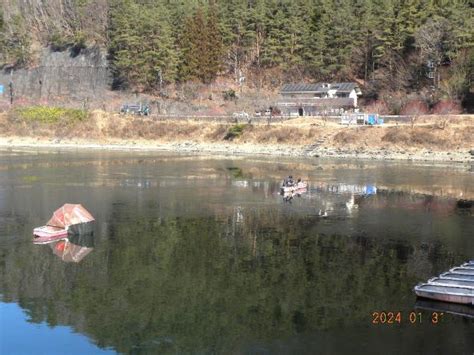 令和6年1月31日 水 晴れ弱い南風水温3水澄加減朝の気温 1昼は8精進湖釣舟 湖畔荘