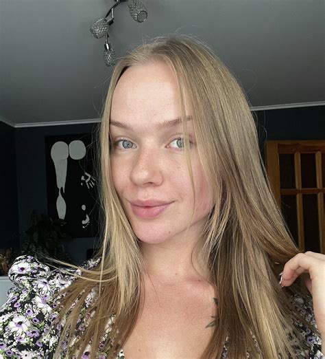 Face Of Girl Whos Happy With Her Natural Look Today And Couldnt Pass