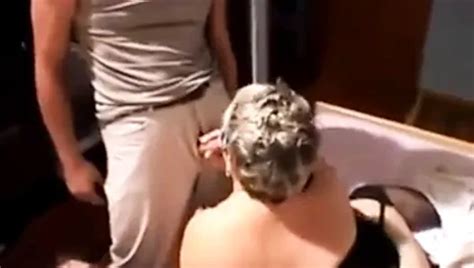 Die Porno Videos In Der Kategorie Oma Zwei Schwänze Xhamster